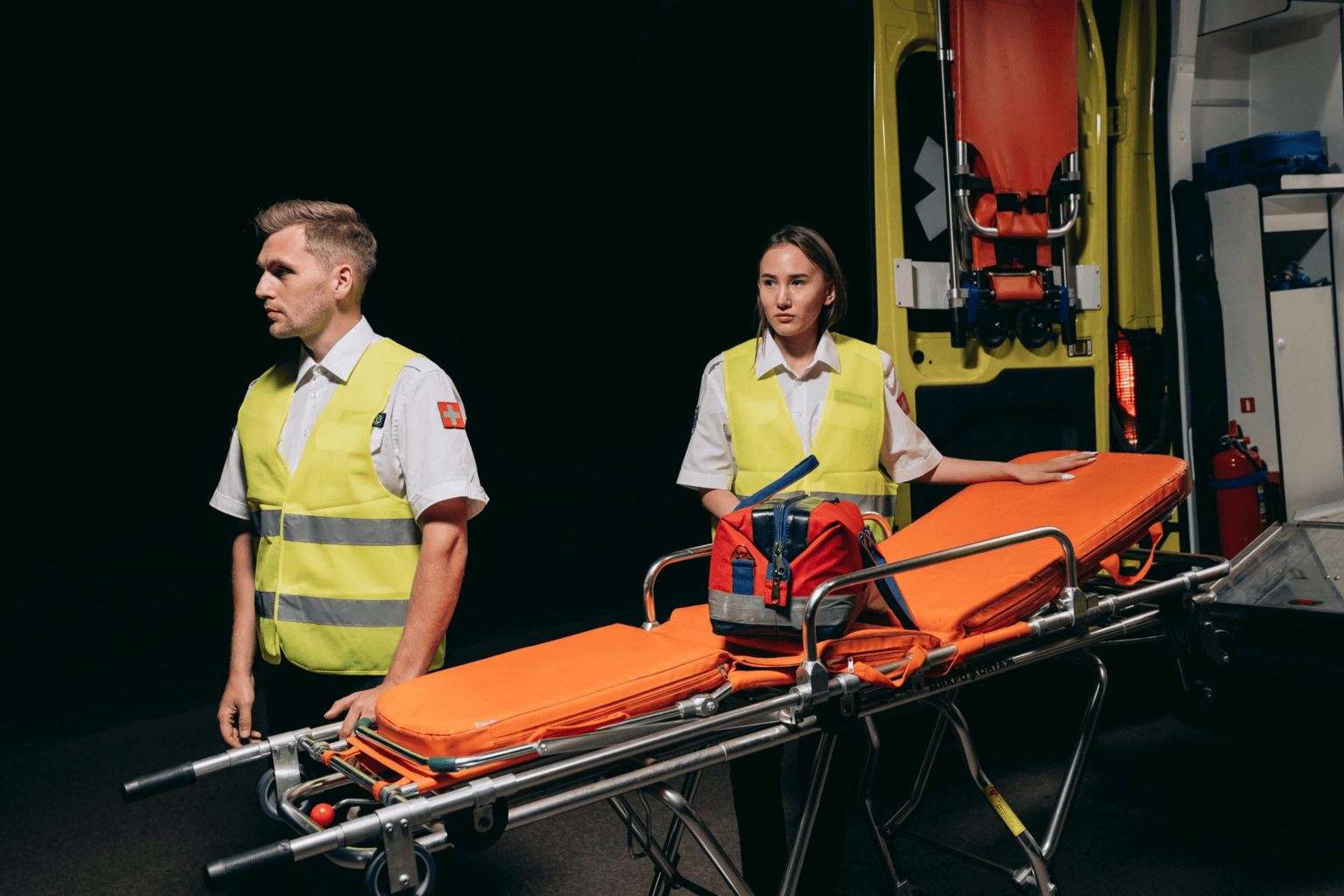 Gurney vs Stretcher: 9 Differences for Patient Transport