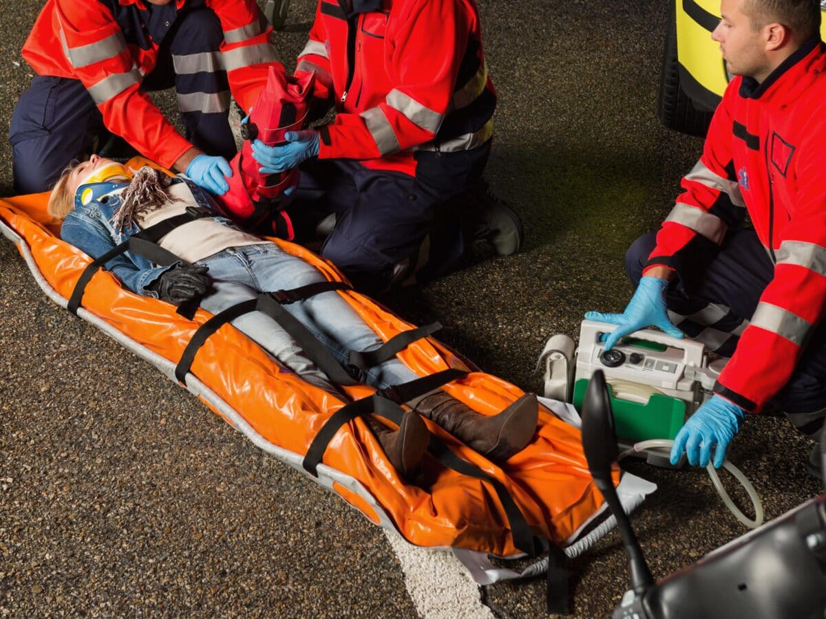 Secure a Patient on a Stretcher: Straps & Safety Checklist