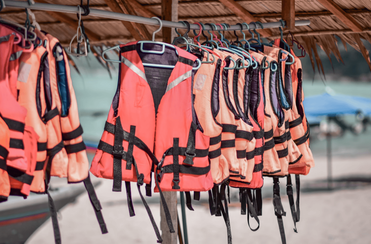 Choose the Right Life Jacket for Safety & Comfort - JIEKANG